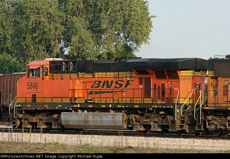 BNSF 5846